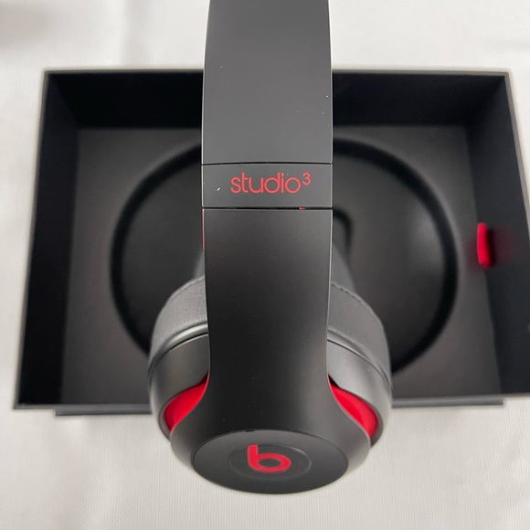 Beats by Dre | Headphones | Nwb Beats Studio 3 Wireless Over The Ear ...